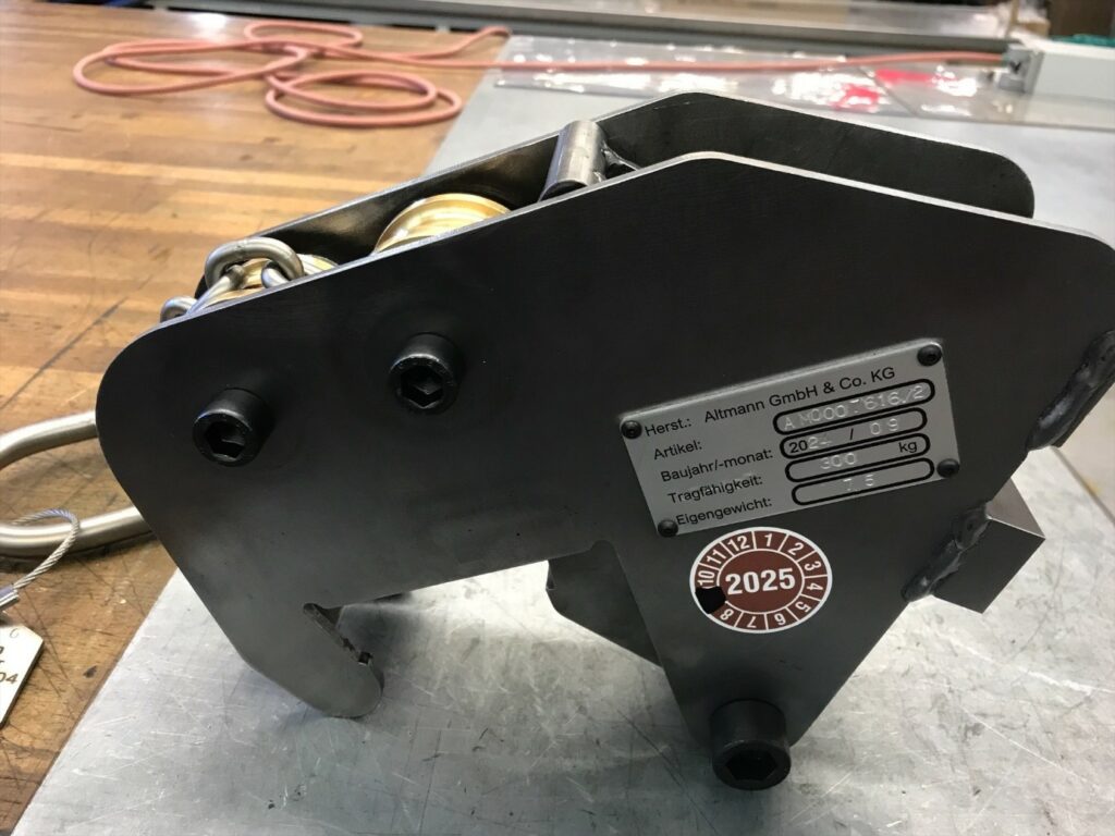 HEBEZEUG für eine U-Bahn Felge – ALTMANN Industrietechnik